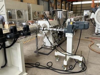 China Linha de extrusão de tubulação de tubulação pré-isolada de PVC à venda