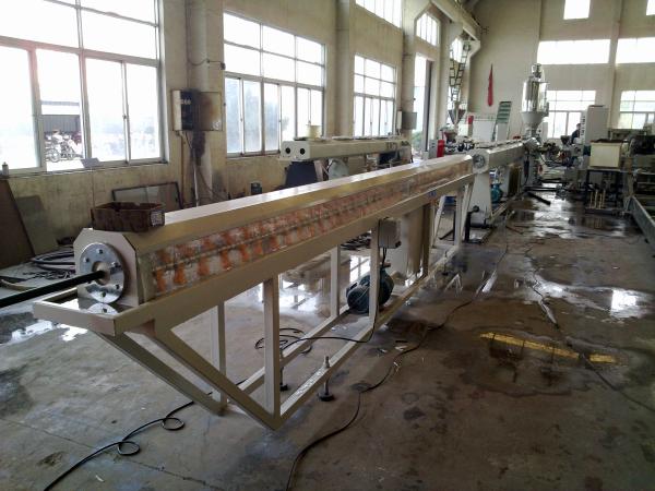 シングルスクリューPPRパイプエクストルーション生産ライン プラスチックエクストルーダー製造機械 PPRガラスファイバーパイプエクストルーション製造機械