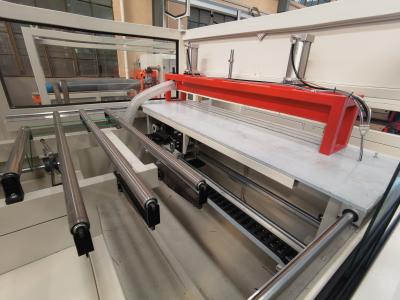 China Línea de extrusión de perfiles de PVC para ventanas Máquina de extrusión Máquina de extrusión Línea de producción de paneles de techo de PVC de 1200 mm con máquina de manipulación automática for sale