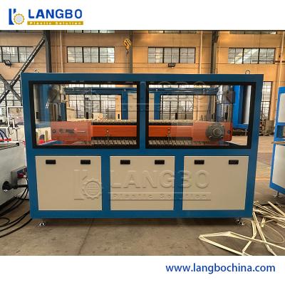 Cina Linea di plastica dell'estrusione di profilo, linea di produzione di profilo di Decking del pannello per soffitti della finestra del PVC in vendita