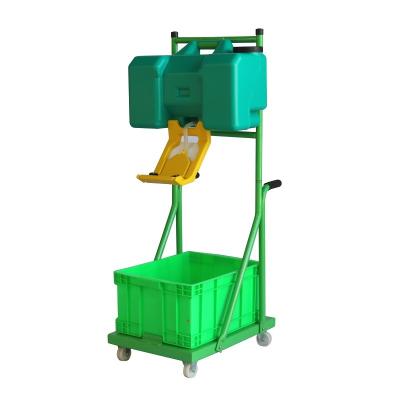 China Green Trolley portable eyewash emergency eyewash 30L(8gallon) ABS portable eye wash station, plastic emergency eye wash for sale
