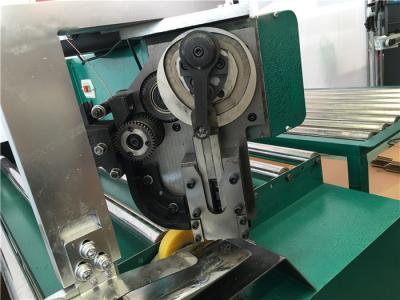 Cina Tipo orizzontale contenitore della Tabella di cartone che cuce controllo a macchina dello SpA di Smart in vendita