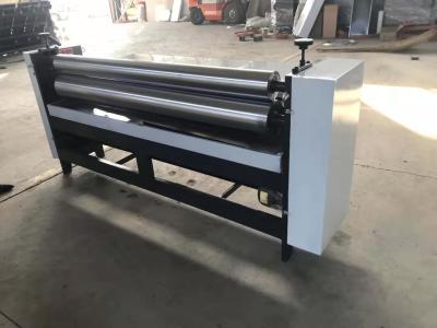 Cina Un cartone ondulato di 3 pieghe che incolla macchina/cartone ondulato che gomma macchina in vendita