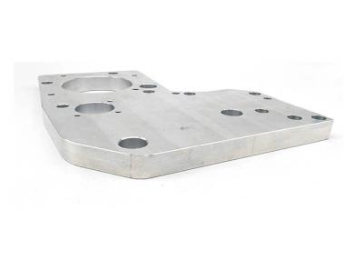 China AL5052 AL6061 Cnc aluminium extruderingsmachine voor autocarrosseriedeeltjes Te koop