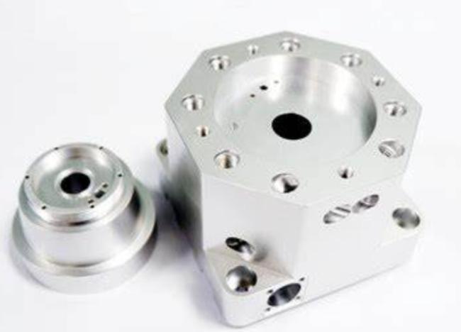 Custom aluminum components for medical and aerospace industries