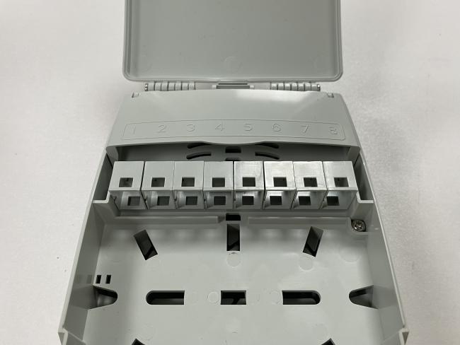 Fiber optic terminal box