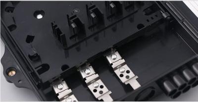 중국 16F FTTH 네트워크에 대한 2 개의 꽉 묶인 잠금 장치와 함께 스플라이스 용량 광섬유 종료 상자 판매용