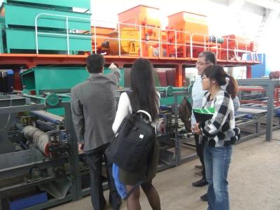 Cina Macchina per la fabbricazione di piastrelle di tetto a strato di conservazione del calore in vendita