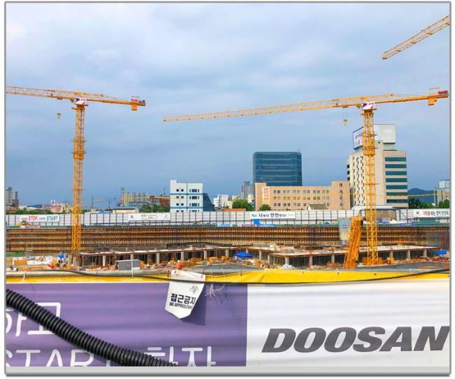 1.ZTT176 8T Slewing tower crane