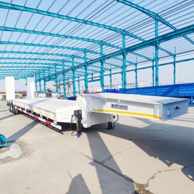 Cina TITAN 3 Axle Low Bed Trailer for Sale With Ramp in vendita