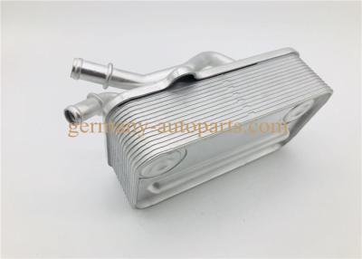 Cina Il dispositivo di raffreddamento dell'olio per motori 09E409061A parte per il VW T5 4E0 317 021 A di Audi A8 S8 S6 in vendita
