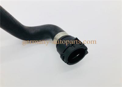 Cina Flangia di tubo flessibile del radiatore di Audi A4 Quattro B6 B7 1.8T alla redine 8E1 819 371 B del centro del radiatore in vendita