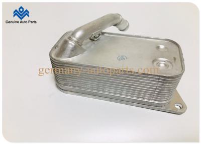 Cina Parti automobilistiche del radiatore dell'olio per BMW E60 E61 E65 E66 E90 E81 E87 X70 X5 X6 E71 X3 11427525333 in vendita