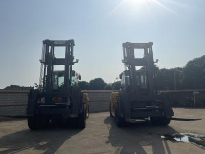 China Powerful Heavy Duty Forklift with Yuchai/CUMMINS Engine and Fork Positioner for sale