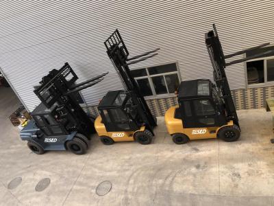 중국 6000 밀리미터는 4대 방식 지향성인 3대 톤 디젤 화물 자동차를 마스트를 세웁니다 판매용