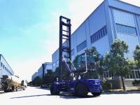 China New Red Empty Container Handler - Product with  QSM11-330 Engine for sale