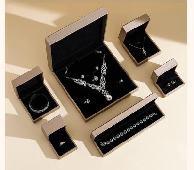 China Jewelry Packaging Box Flip Cover Bracelet Ring Jewelry Box High-Grade PU Leather Jewelry Box Set Bracelet Gift Box for sale