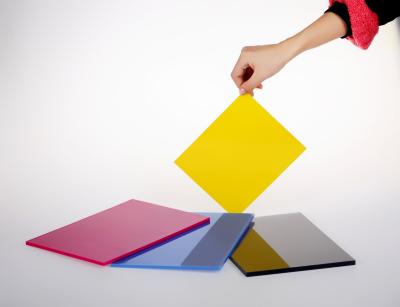 Cina Dimensione del PC del pannello di copertura in lamiera solida colorata in policarbonato 4x8 piedi su misura in vendita