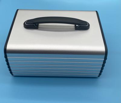 Cina Casella elettrica di alluminio 6063 leggera estrussa per sistemi di alimentazione fuori rete in vendita