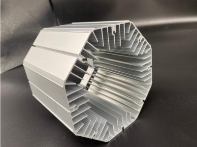 Cina Conducibilità termica Tubo di scaricatore di calore in alluminio personalizzato con lavorazione CNC in vendita