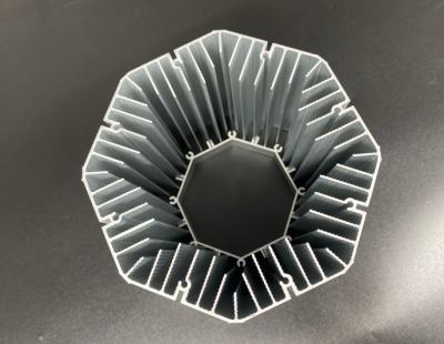 Cina Conducibilità termica Tubo di scaricatore di calore in alluminio personalizzato con lavorazione CNC in vendita