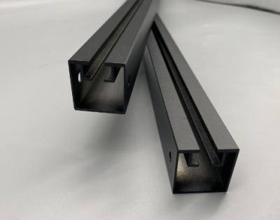 China Gepersonaliseerde lengte aluminium zonnepaneel aluminiumprofiel lichtgewicht en duurzaam duurzaam aluminium for sale