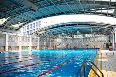 Cina Tetto pre costruito della piscina della struttura d'acciaio con il pannello del tetto della lamiera di acciaio in vendita