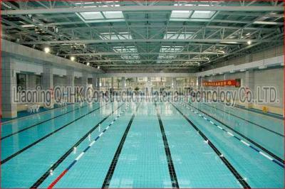 China Kohlenstoffarmer vorfabrizierter Stahlkonstruktions-Stahlbolzen-Ball-Struktur-Rahmen-Swimmingpool zu verkaufen