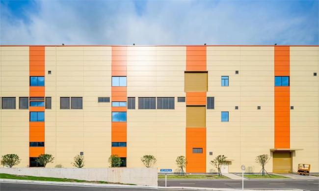 Prefabricated steel warehouse structure