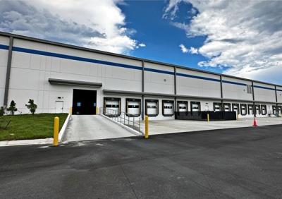 China Consistencia de color uniforme en toda la estructura de acero fabricada Fabricación resistente a la intemperie en venta