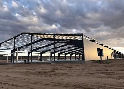 Chine Par l'intermédiaire de bâtiments en acier à cadre de couleur personnalisée à vendre