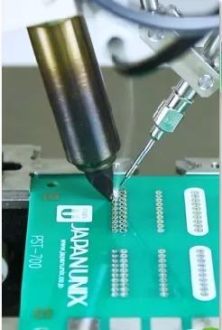 중국 4 축 자동 용접 기계 920*700*850MM 크기와 0-550oC 온도 범위의 1000 생산 용량 판매용