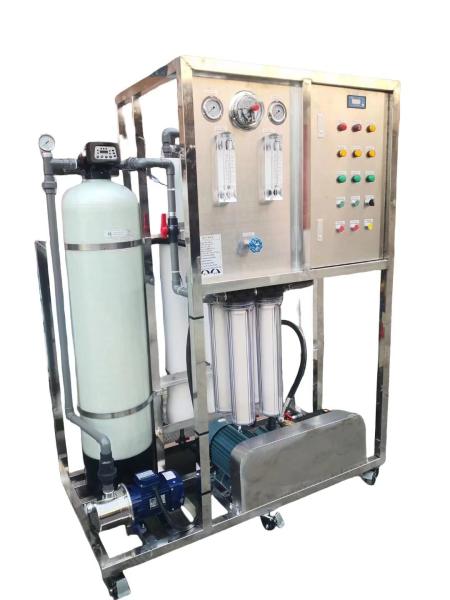 Quality Skid Mounted Marine Watermaker Desalination Machine Daily Water Output 15 Tons for sale