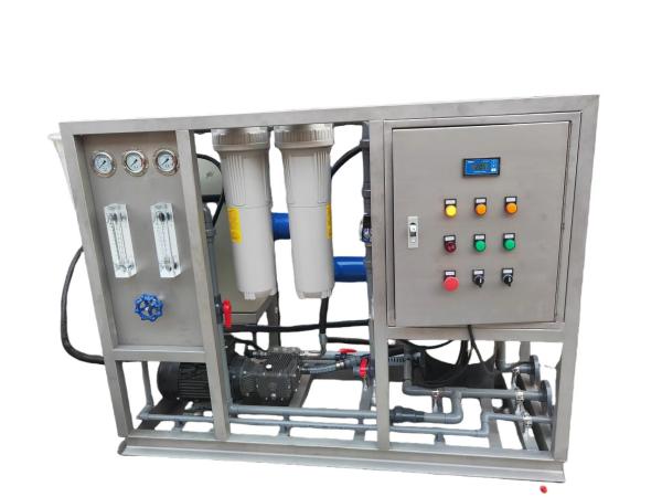Quality Horizontal Marine Freshwater Generator Daily Water Output 10 Tons for sale