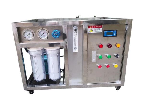 Quality Experimental Water Desalination Machine With 0.5 To 1 Ton/Day Water Output for sale