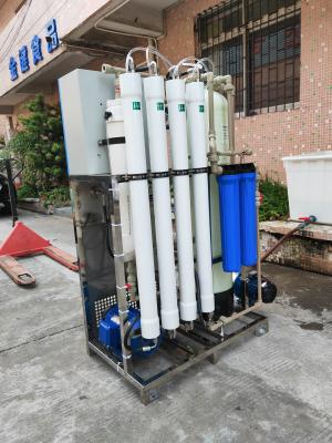 China Unidad de desalinización de agua de mar de 5000 litros, adecuada para barcos y zonas costeras. en venta