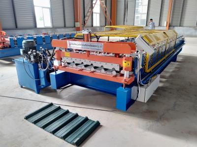 China Rollo automático completo de la hoja de la techumbre del perfil del trapezoide que forma la máquina en venta