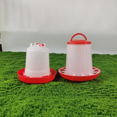 China Durable Waterproof Poultry Feeder In Red And White Easy To Clean 3.5L Capacity for sale