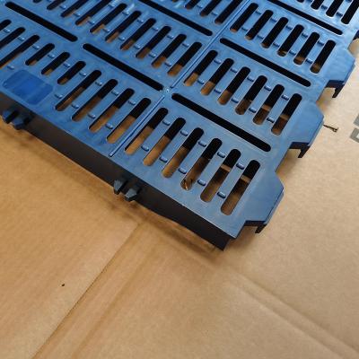 Cina Piastra di perdita di plastica fecale resistente agli odori per apparecchiature per l'allevamento di pollame in vendita