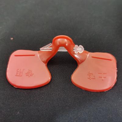 Cina Occhiali da pollame rotondi rossi leggeri Maschera anti-picchio per polli adulti in vendita