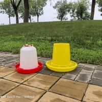 China Versatile Multi Size Little Giant Chicken Waterer Cap Durable Plastic Backyard for sale