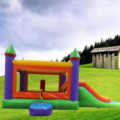 Cina Dimensioni personalizzate Bouncer gonfiabile del castello congelato con scivolo d'acqua in materiale PVC in vendita