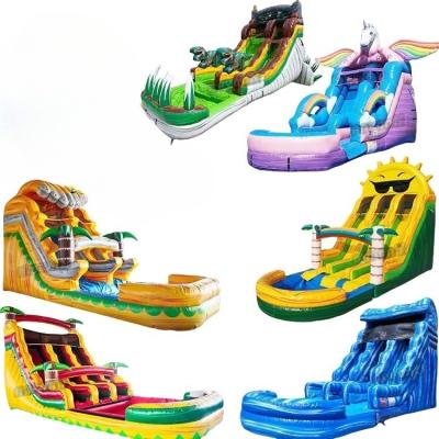 China Opgestapelde kleur PVC springkasteel opblaasbaar springkasteel met glijbaan Te koop