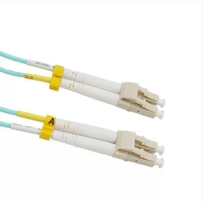 Cina Connettore misto Om4 di Lc Lc del cavo di toppa di fibra ottica del rivestimento 1m di Lszh in vendita