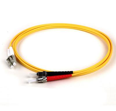 Cina ST/UPC di LC/UPC MP del duplex del saltatore 2.0mm del PVC 3Mtrs al rivestimento a fibra ottica fuori in vendita
