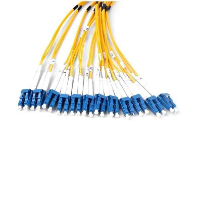 중국 G652D 싱글모드 24 코어 Mpo Lc 브레이크오웃 케이블 판매용