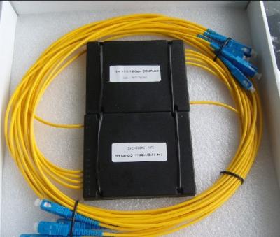 Cina Bassa perdita 1 × 4 SC inserimento / PC fibra ottica Splitter, pacchetto di ABS, 3.0 mm 1,5 m di cavo in vendita