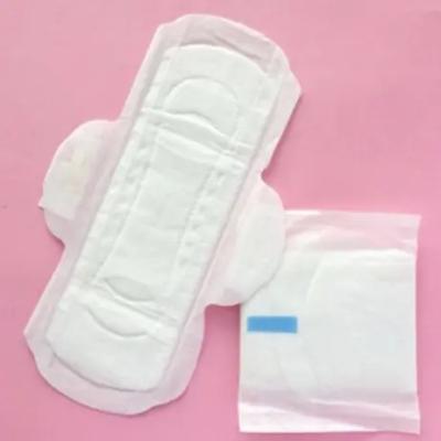 Cina Pad sanitari monouso impermeabili per donne Disegno personalizzato e elevato assorbimento in vendita