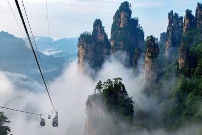 China zhangjiajie travel/6-Day 5-Night Zhangjiajie Group Tour Guide | Changsha, Shaoshan, Zhangjiajie, Avatar Filming Location, Tianmen Mountain, Tianmen Cave, Furong Ancient Town and Fenghuang Ancient City for sale