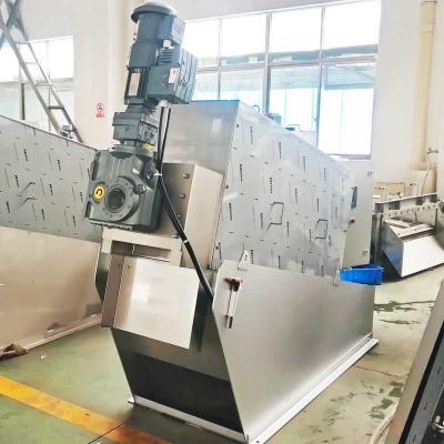 Chine Presse à vis empilée par machine de asséchage de boue pour des eaux usées de brasserie à vendre